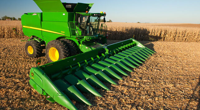 Video Gallery: Harvesting Corn with the John Deere S-Series Combine