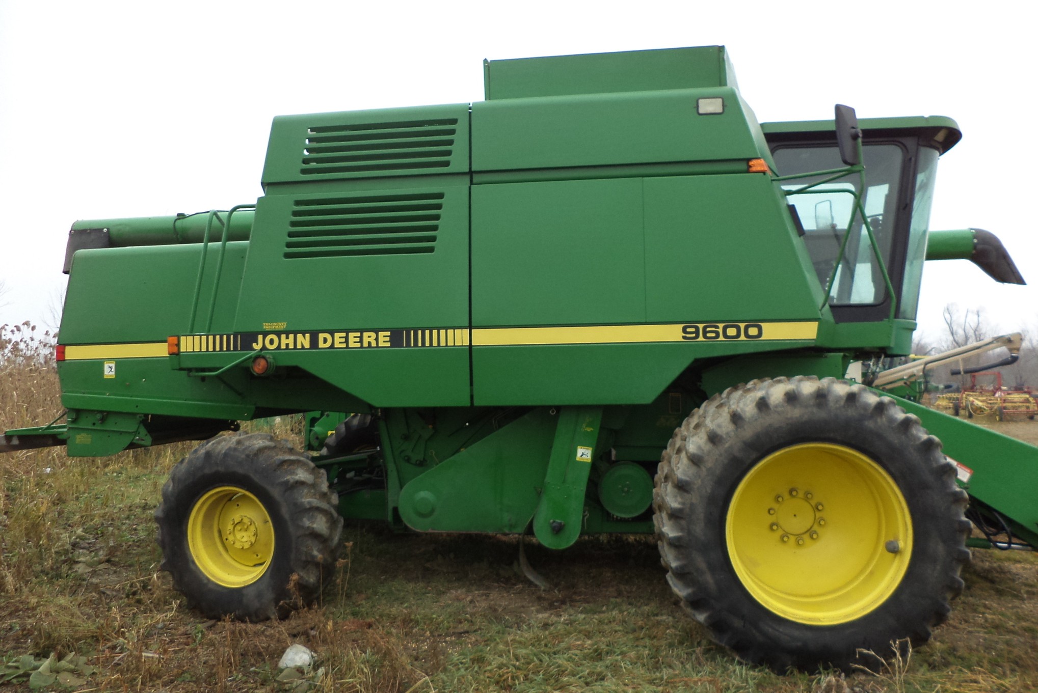 John Deere Combine Models: A Visual Guide | MachineFinder