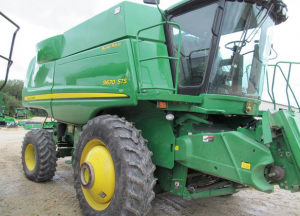 John Deere Combine Models: A Visual Guide | MachineFinder