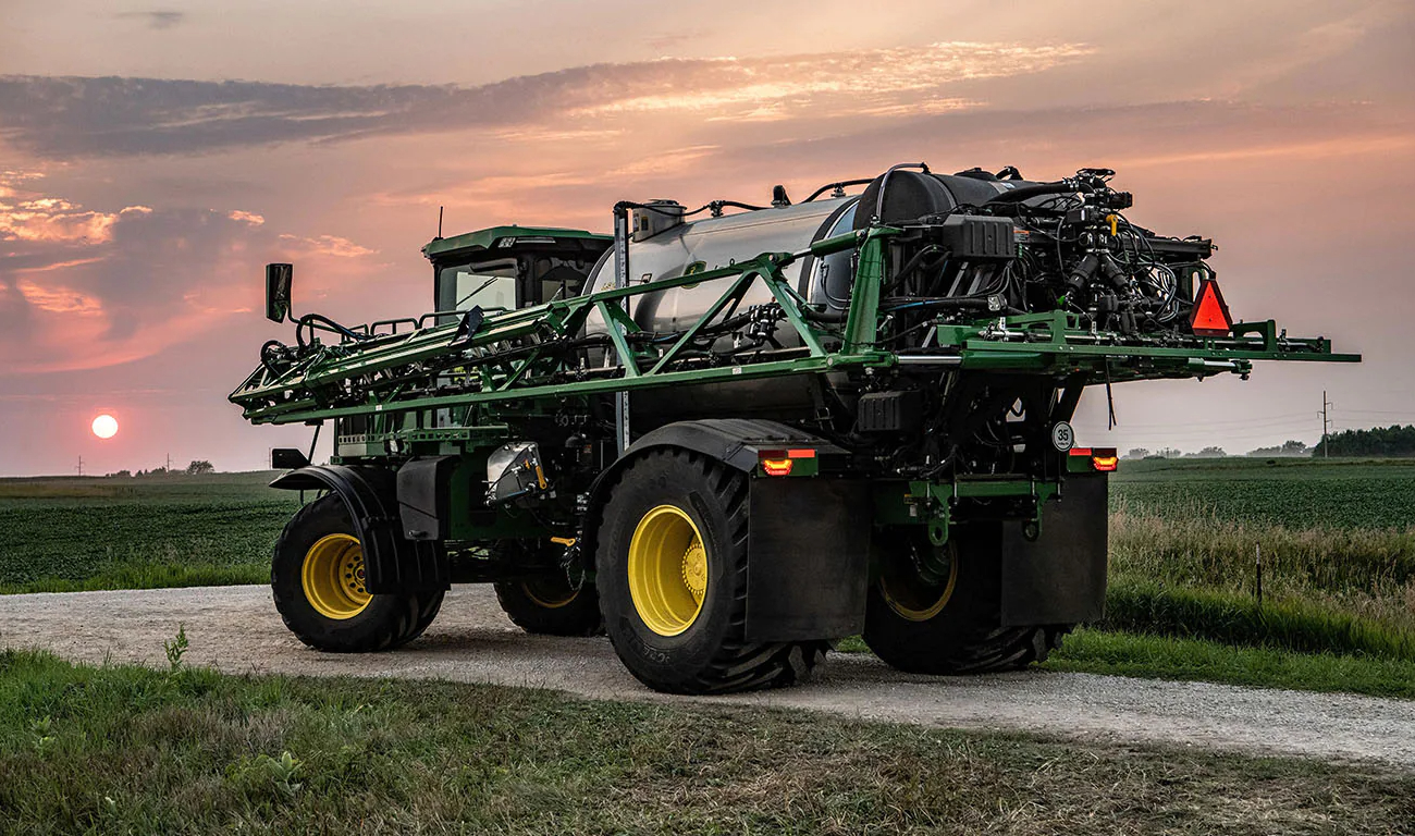 John Deere 800R Floater: Features & Specs | MachineFinder