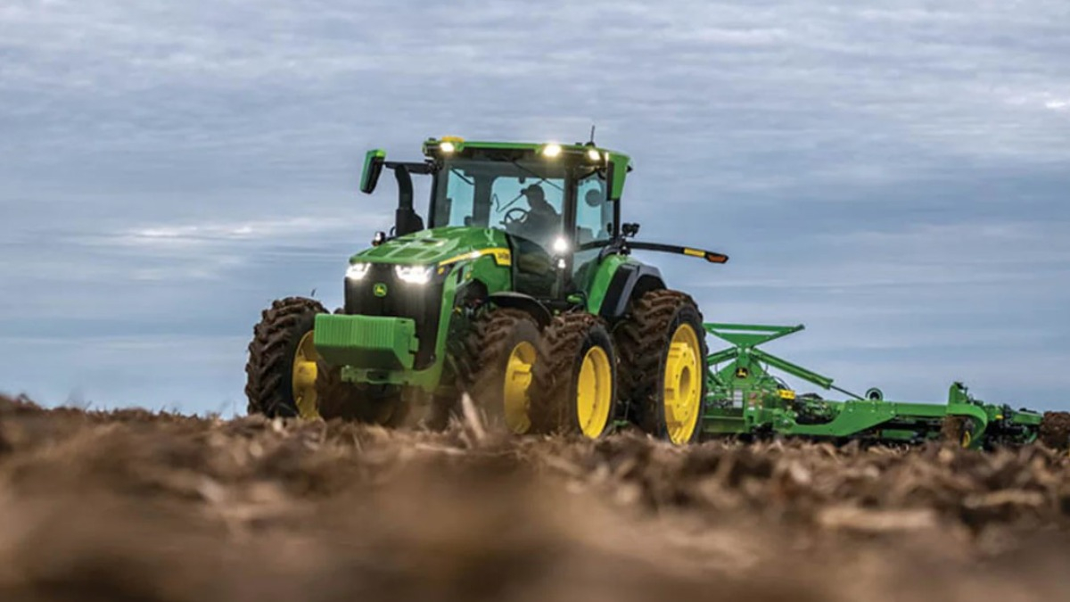 A Closer Look At The John Deere 8r Series Tractors Machinefinder