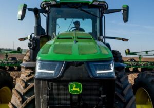 A Closer Look at the John Deere 8R Series Tractors | MachineFinder