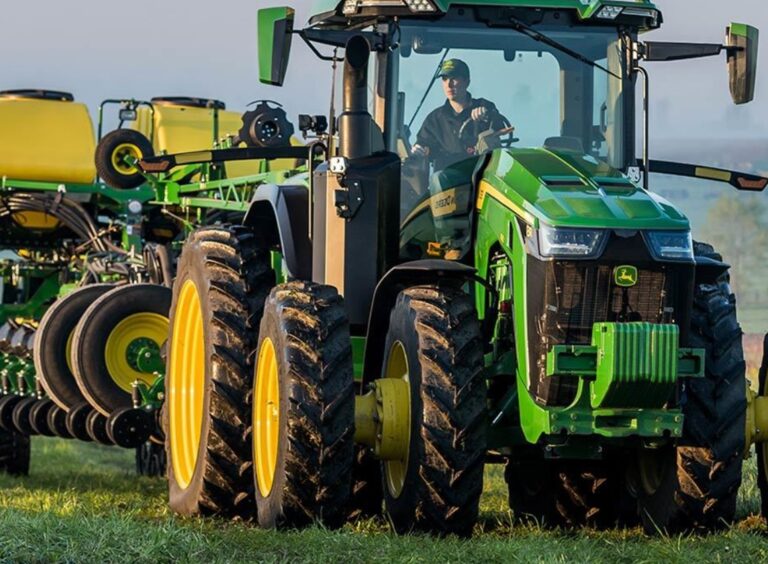 A Closer Look at the John Deere 8R Series Tractors | MachineFinder